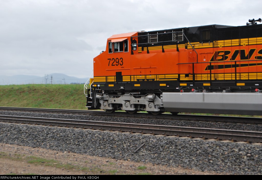 Close up shot of BNSF 7293 as she rolls past me towards BNSF Hauser yard.